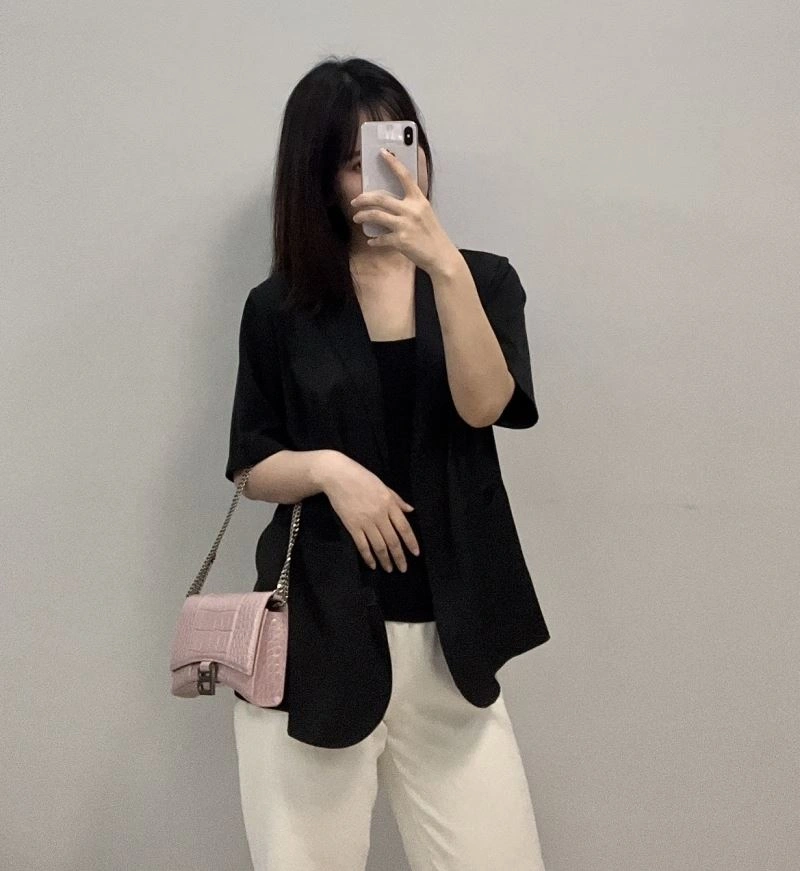 Top mirror Balenciaga Crocodile Bean Paste Pink Hourglass Chain Bag with Silver Buckle