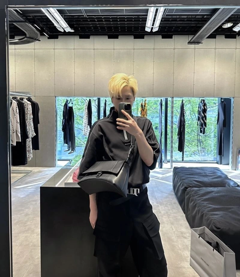 Affordable Balenciaga Downtown Hourglass Crocodile-Patterned Crossbody Bag