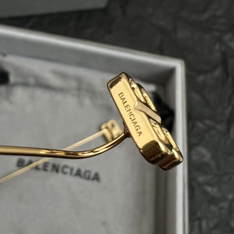 Top match Balenciaga Earrings