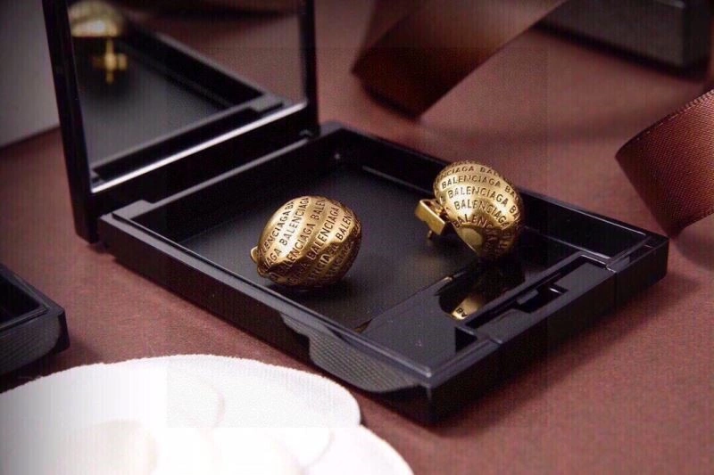 Top match Balenciaga Earrings
