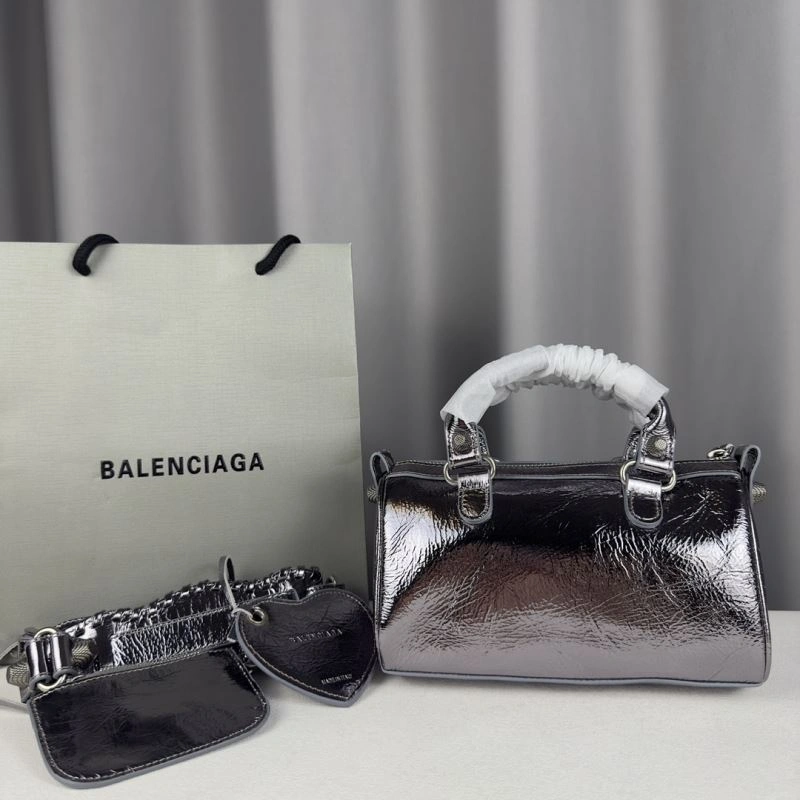 Top mirror Balenciaga Elegant Italian Travel Bag with Leather Accents and Accessories
