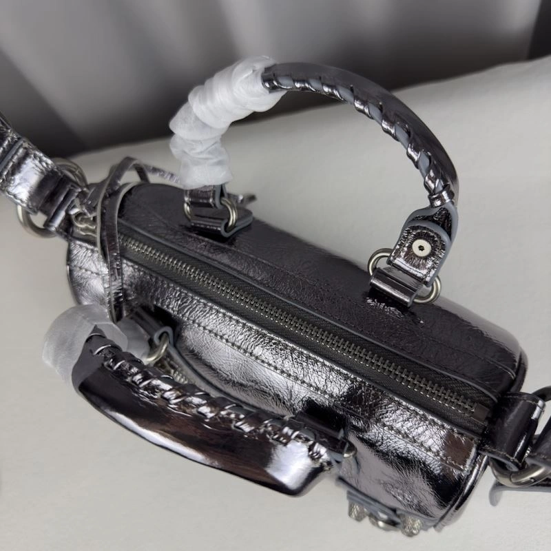 Top mirror Balenciaga Elegant Italian Travel Bag with Leather Accents and Accessories