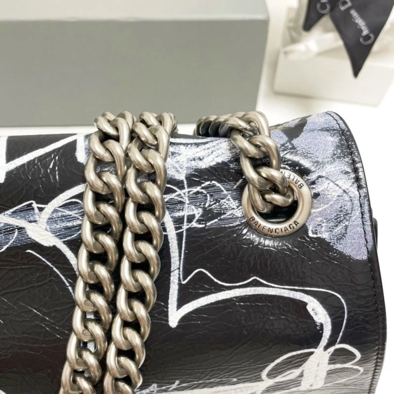 1:1 copy Balenciaga Graffiti Pleated Chain Bag - Medium Unisex Elegance