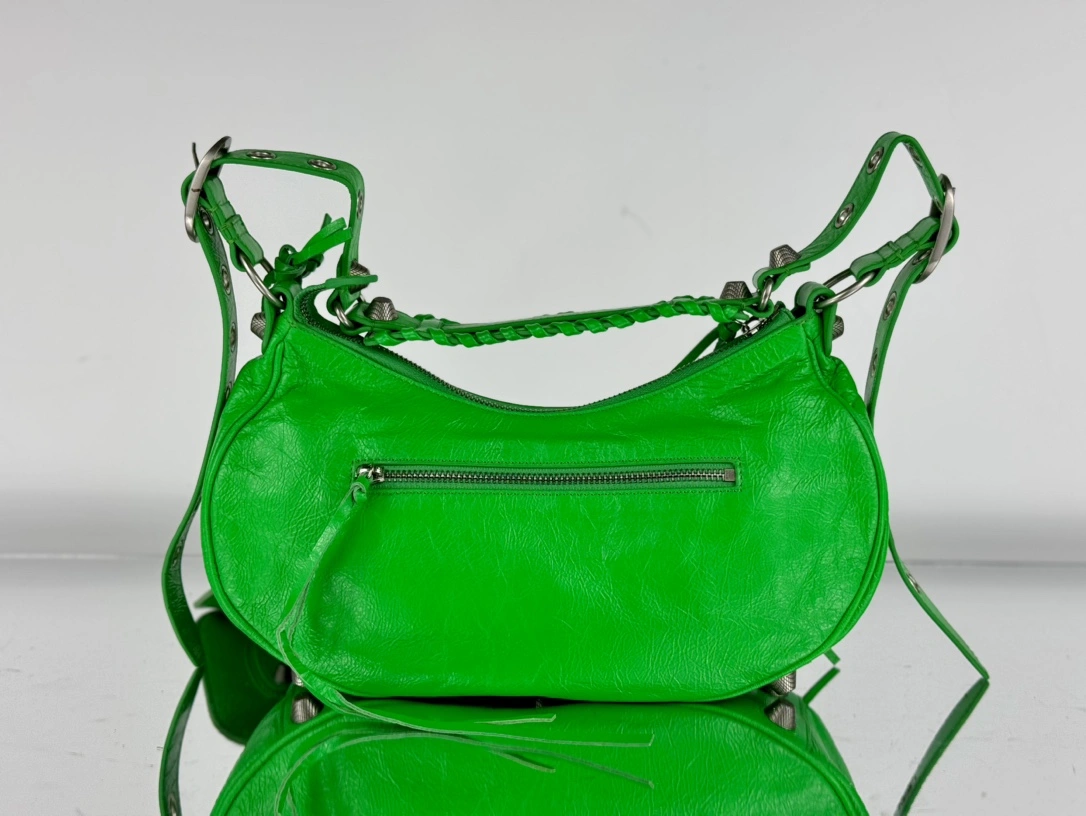 Low-cost Balenciaga Green Oil Wax Le Cagole Half-Moon Dumpling Bag