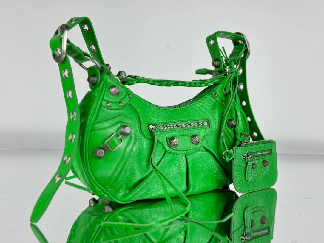 Low-cost Balenciaga Green Oil Wax Le Cagole Half-Moon Dumpling Bag