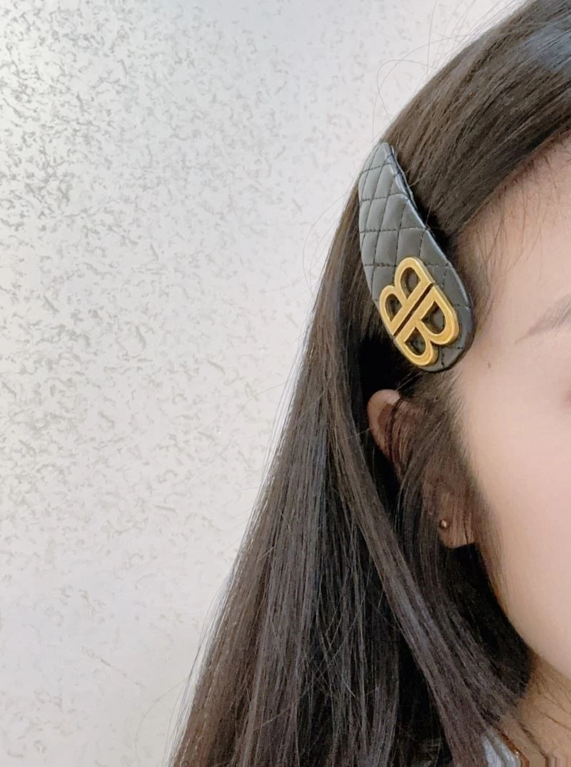 Accurate model Balenciaga Hairpins