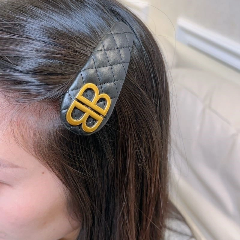 Accurate model Balenciaga Hairpins