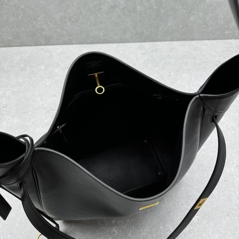 Cut-rate Balenciaga Hobo Bags