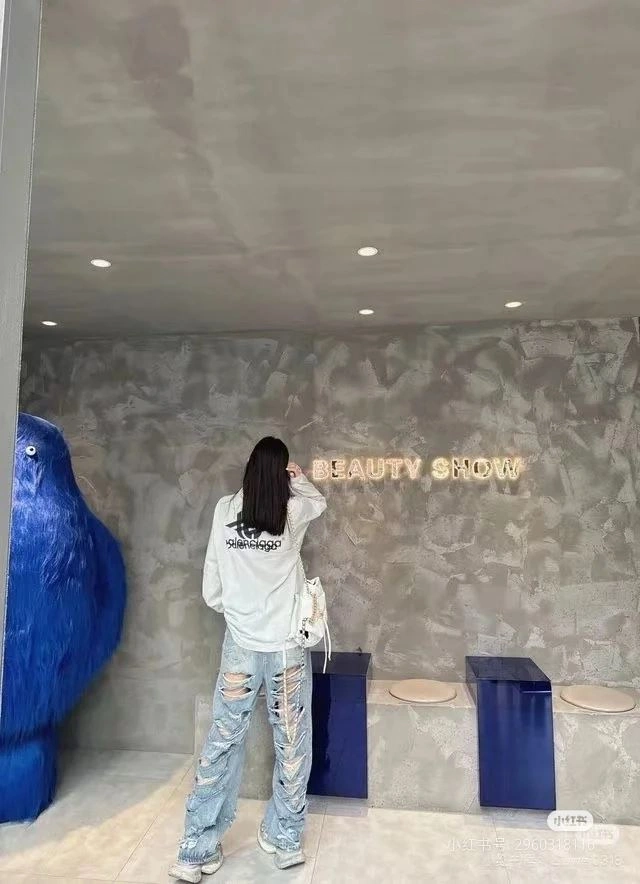Accurate model Balenciaga Hoodies