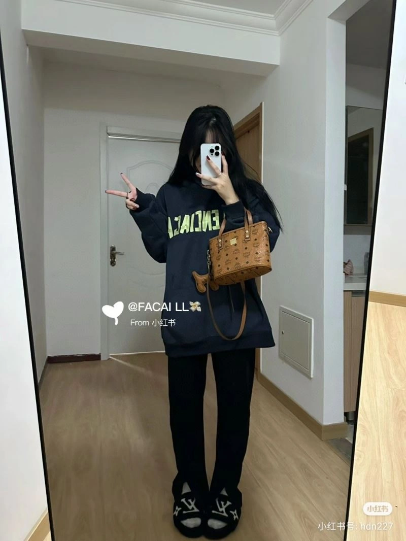 High accuracy Balenciaga Hoodies