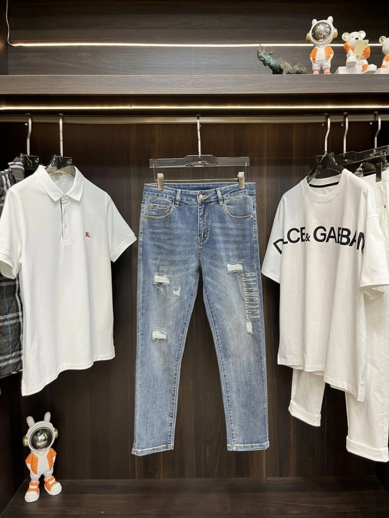 Top match Balenciaga Jeans