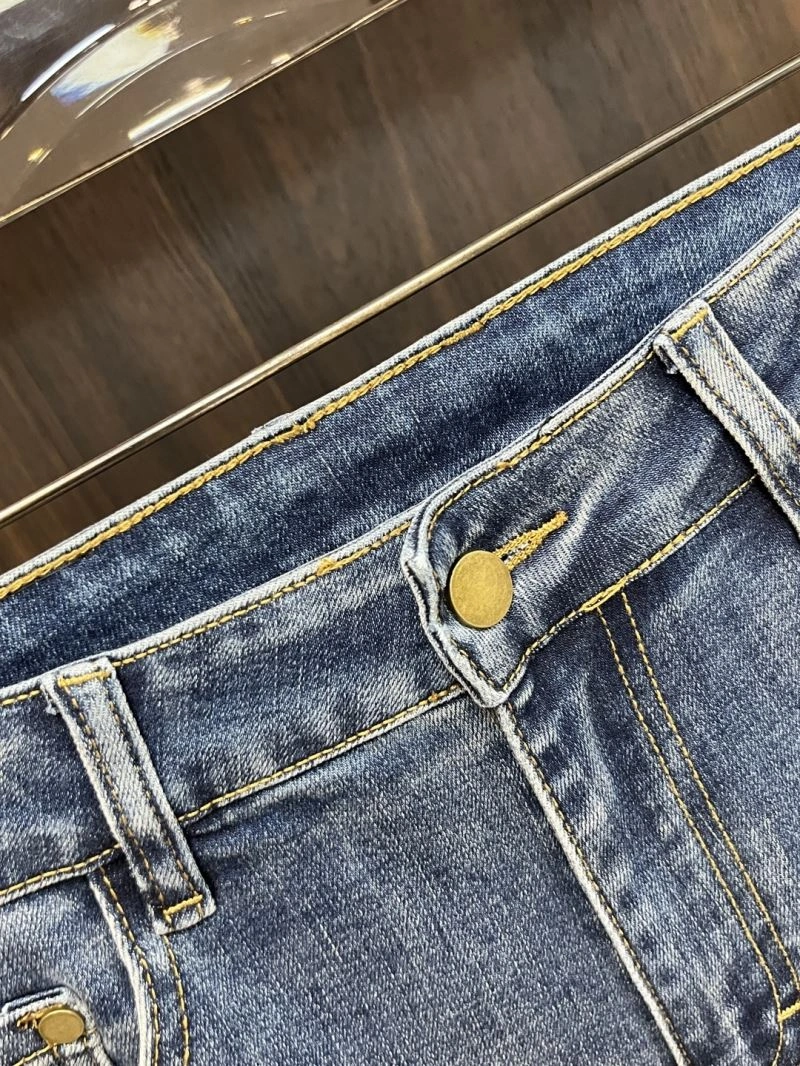 Top match Balenciaga Jeans