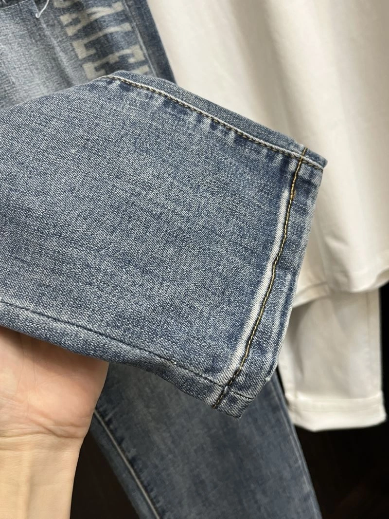 Top match Balenciaga Jeans