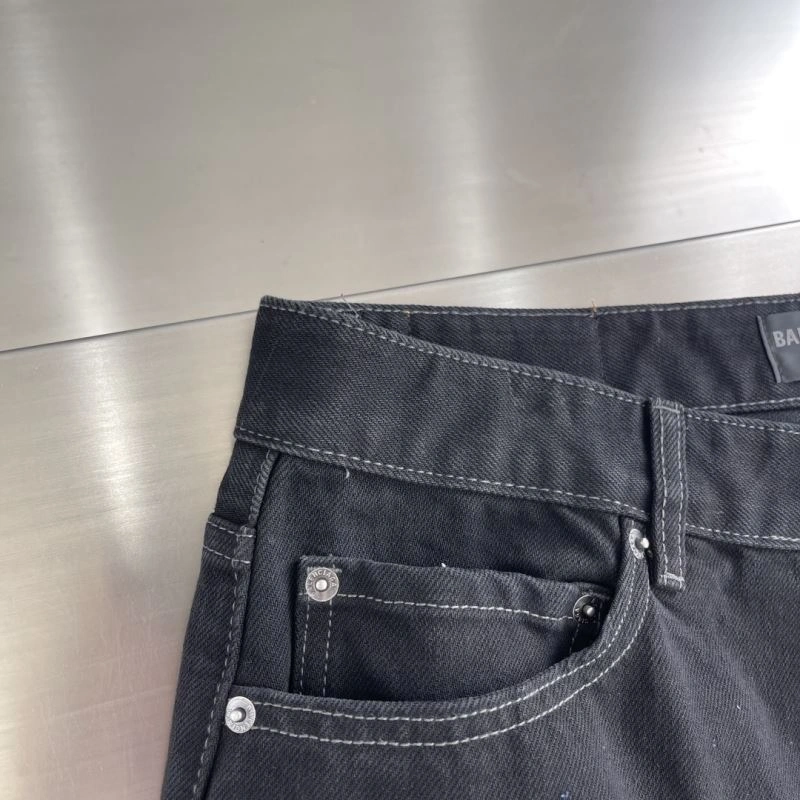 Low-cost Balenciaga Jeans