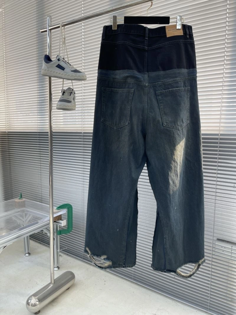 Low-cost Balenciaga Jeans
