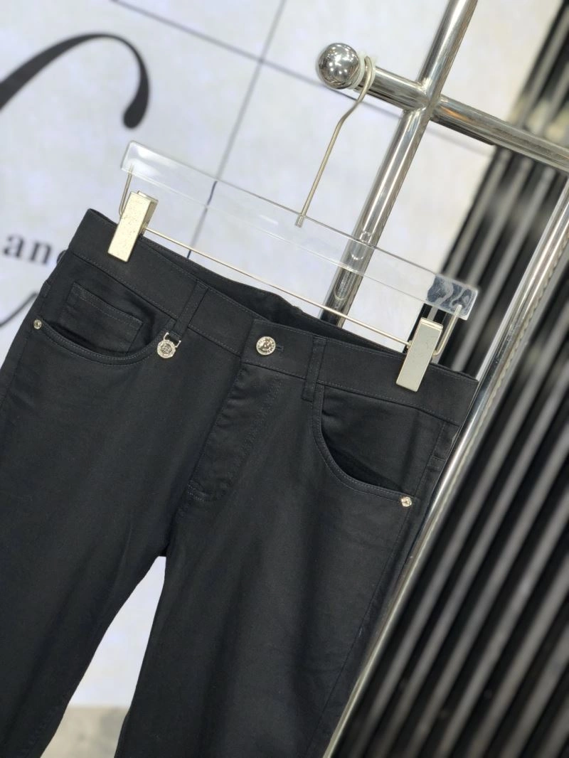 Low-cost Balenciaga Jeans