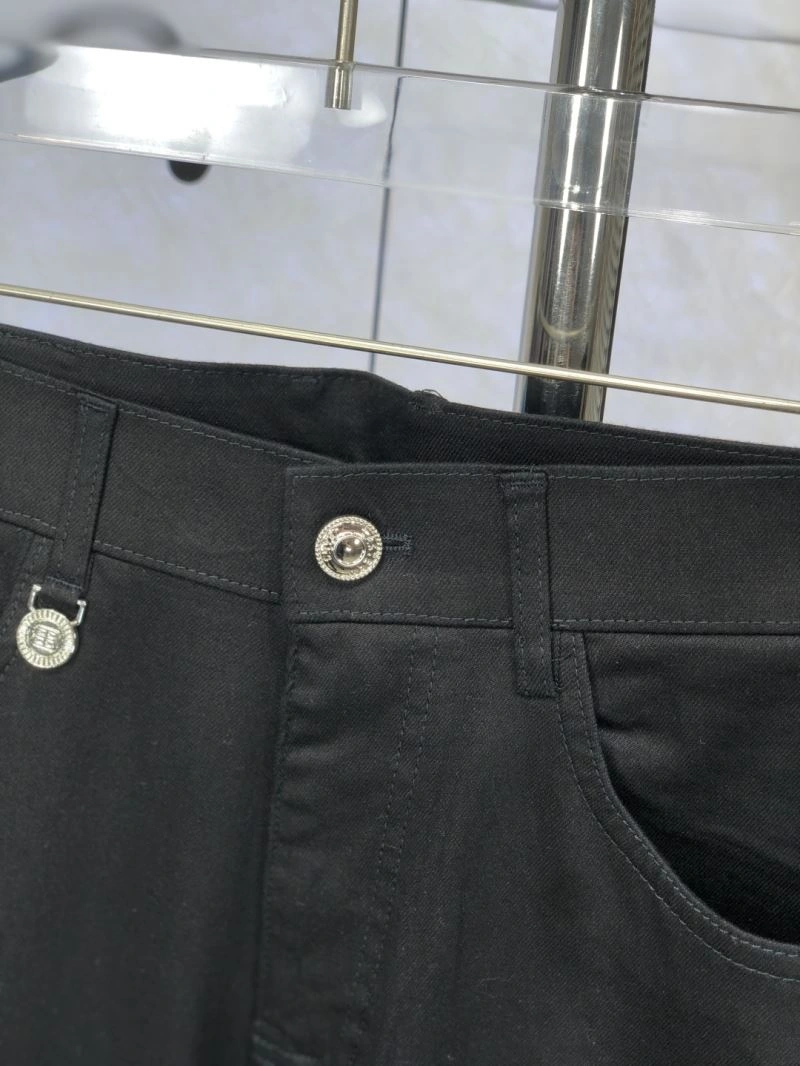 Low-cost Balenciaga Jeans