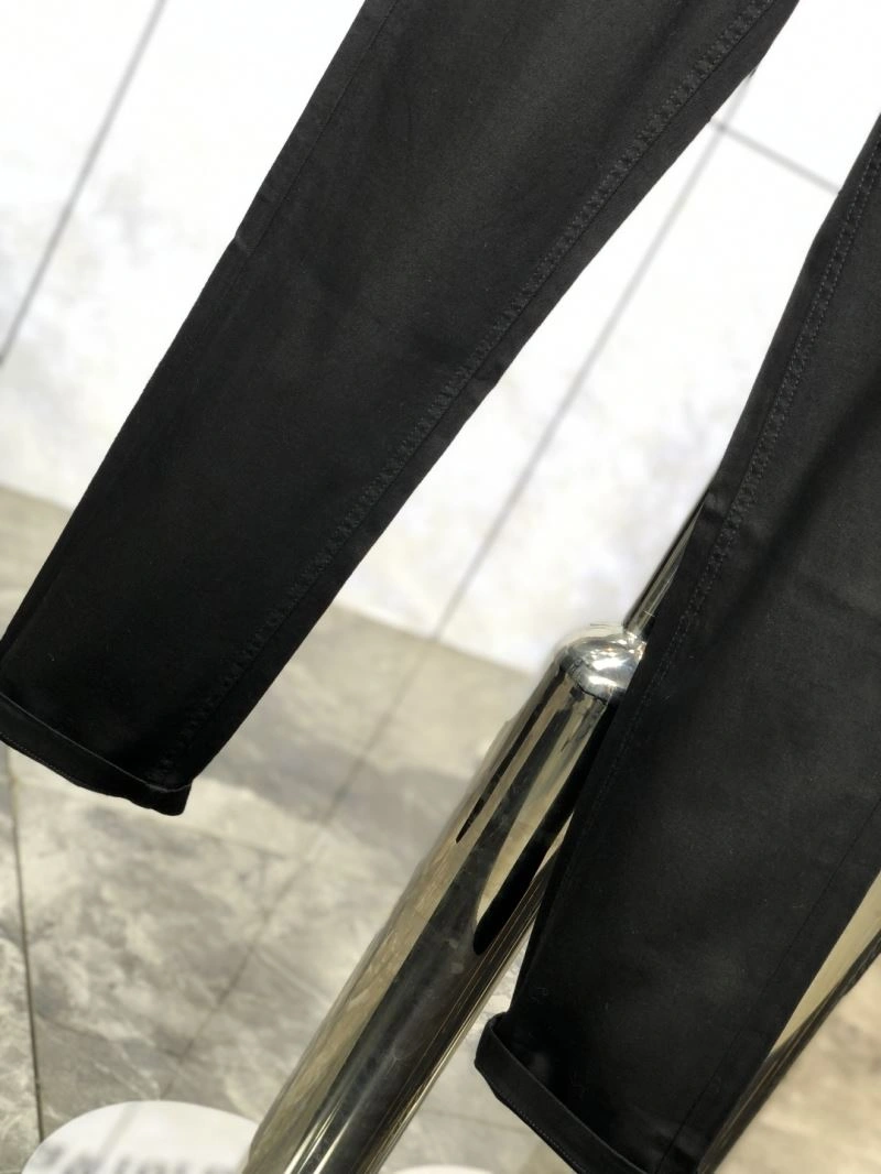 Low-cost Balenciaga Jeans