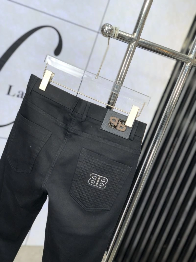 Low-cost Balenciaga Jeans