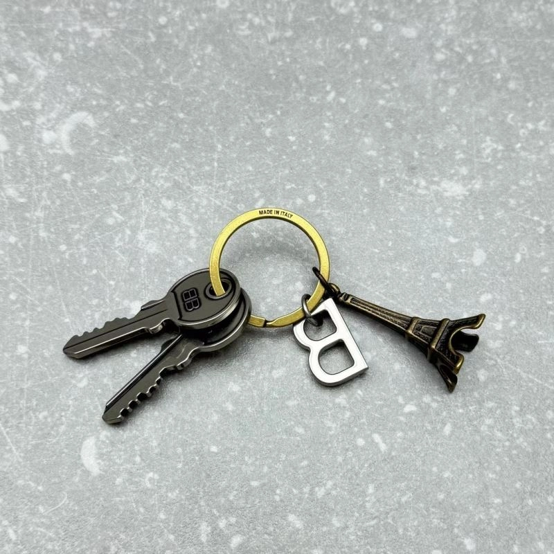 Accurate model Balenciaga Keys