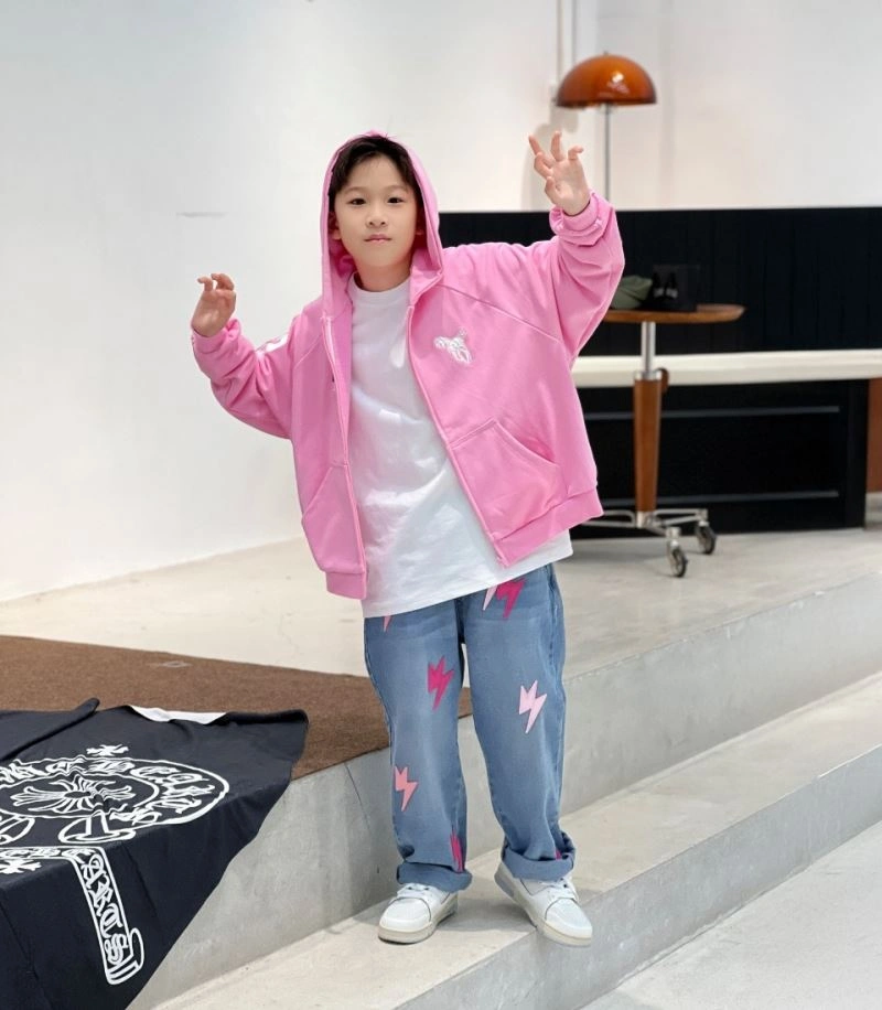 Value-priced Balenciaga Kids