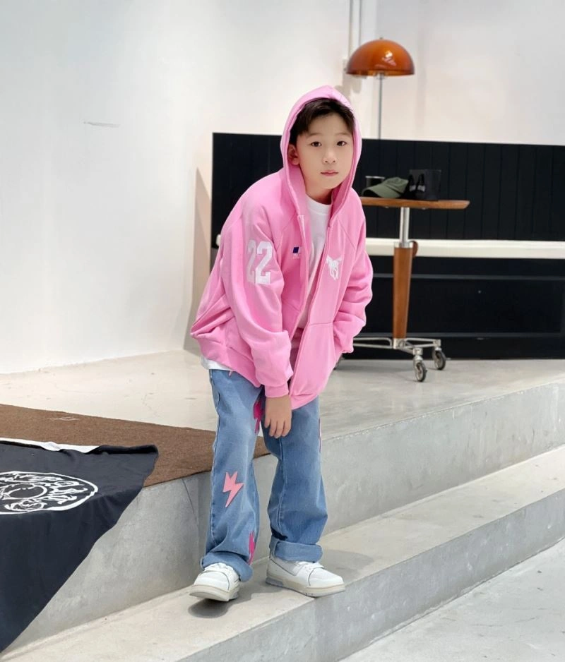 Value-priced Balenciaga Kids