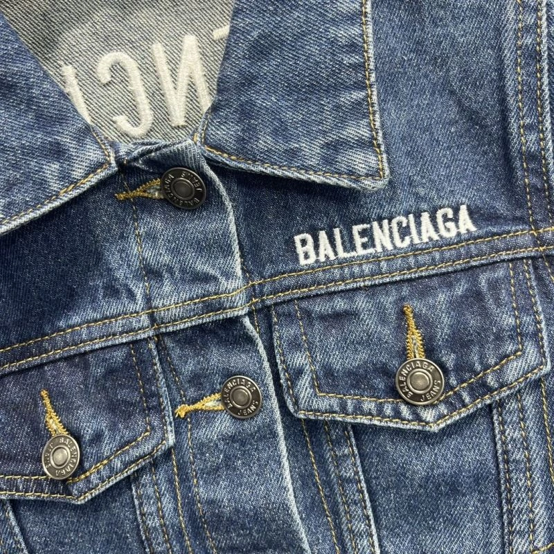 Accurate model Balenciaga Kids