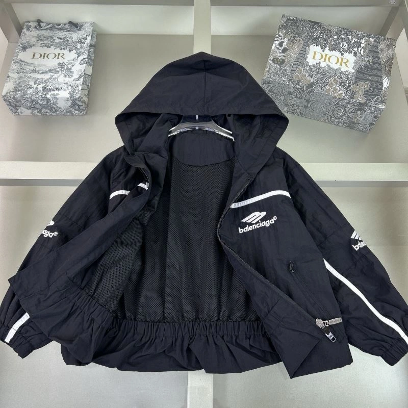 Low-cost Balenciaga Kids