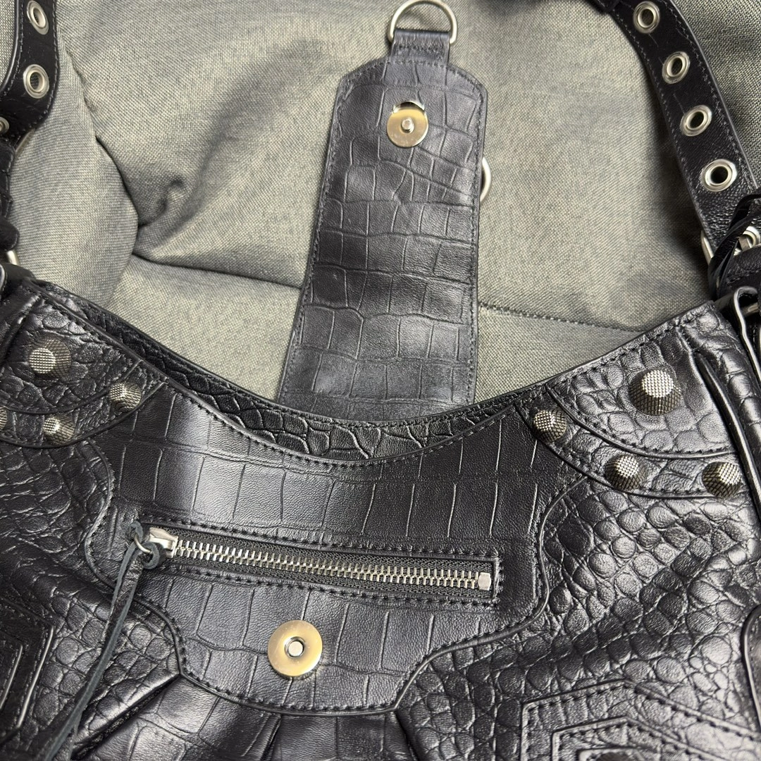 High accuracy Balenciaga Le Cagole Exploded Sheepskin Half-Moon Bag