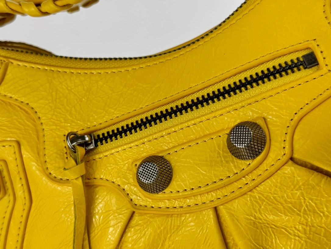 Top match Balenciaga Le Cagole Large Half-Moon Dumpling Bag