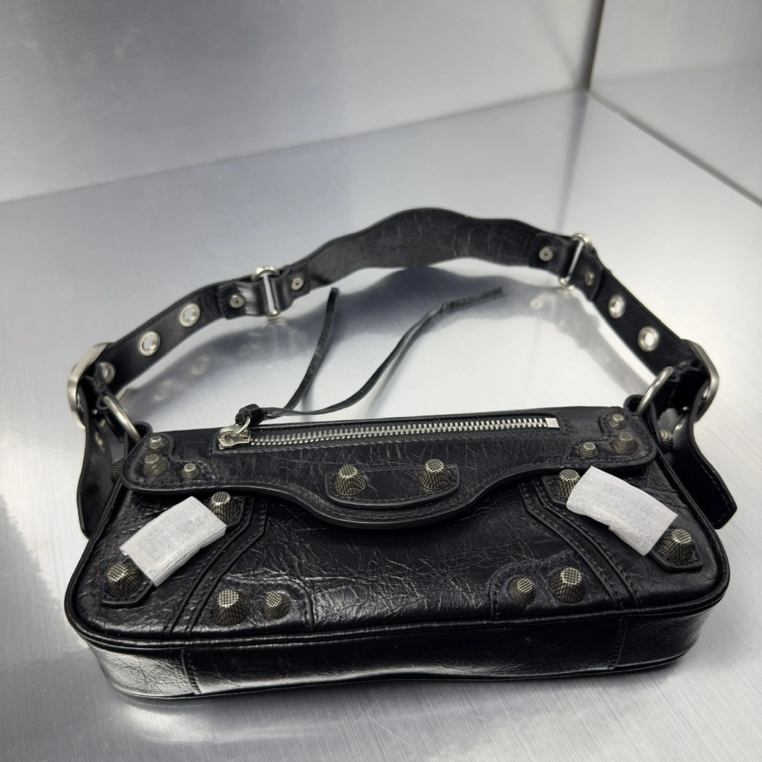 Top mirror Balenciaga Le Cagole Small Sling Bag - Practical Italian Lambskin