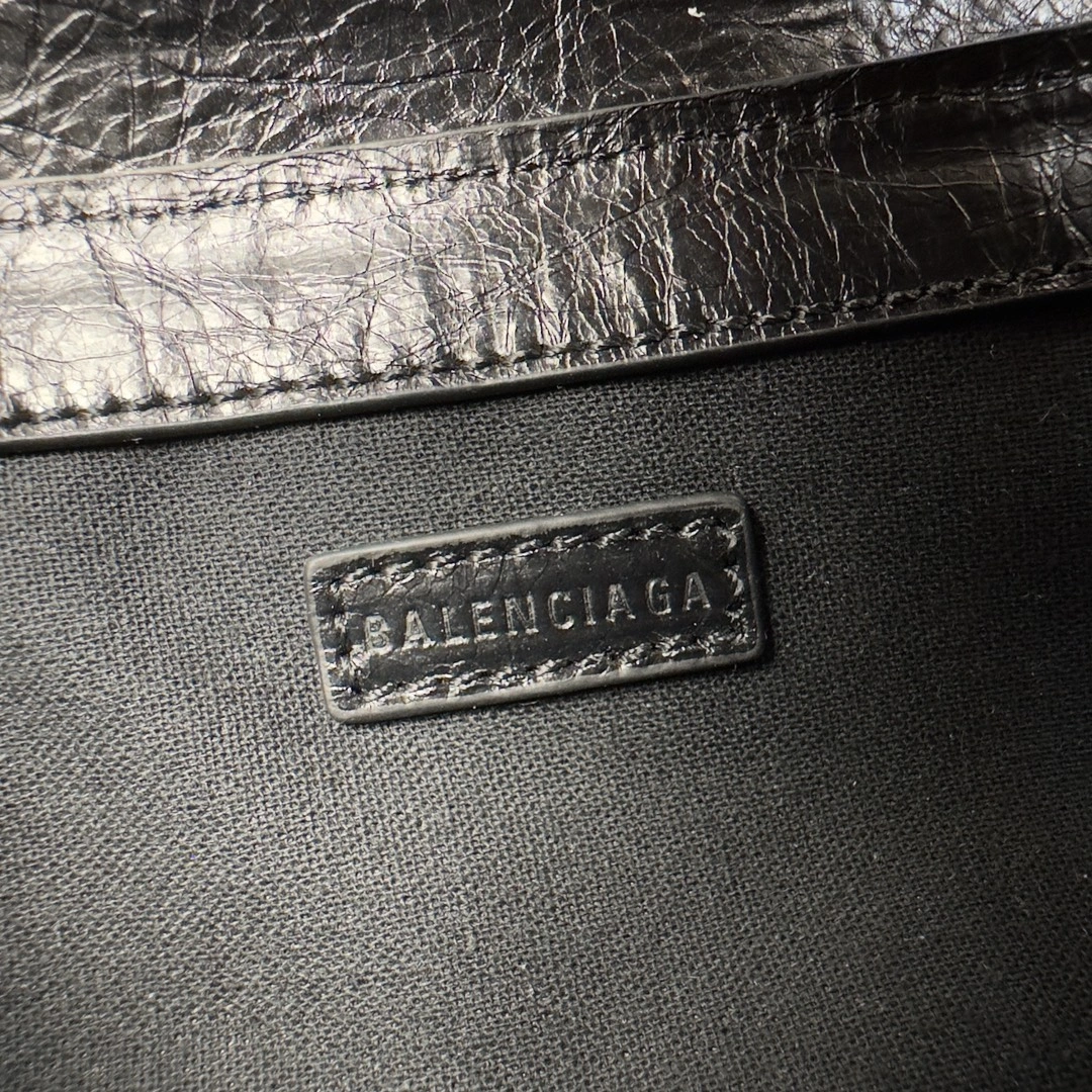 Top mirror Balenciaga Le Cagole Small Sling Bag - Practical Italian Lambskin