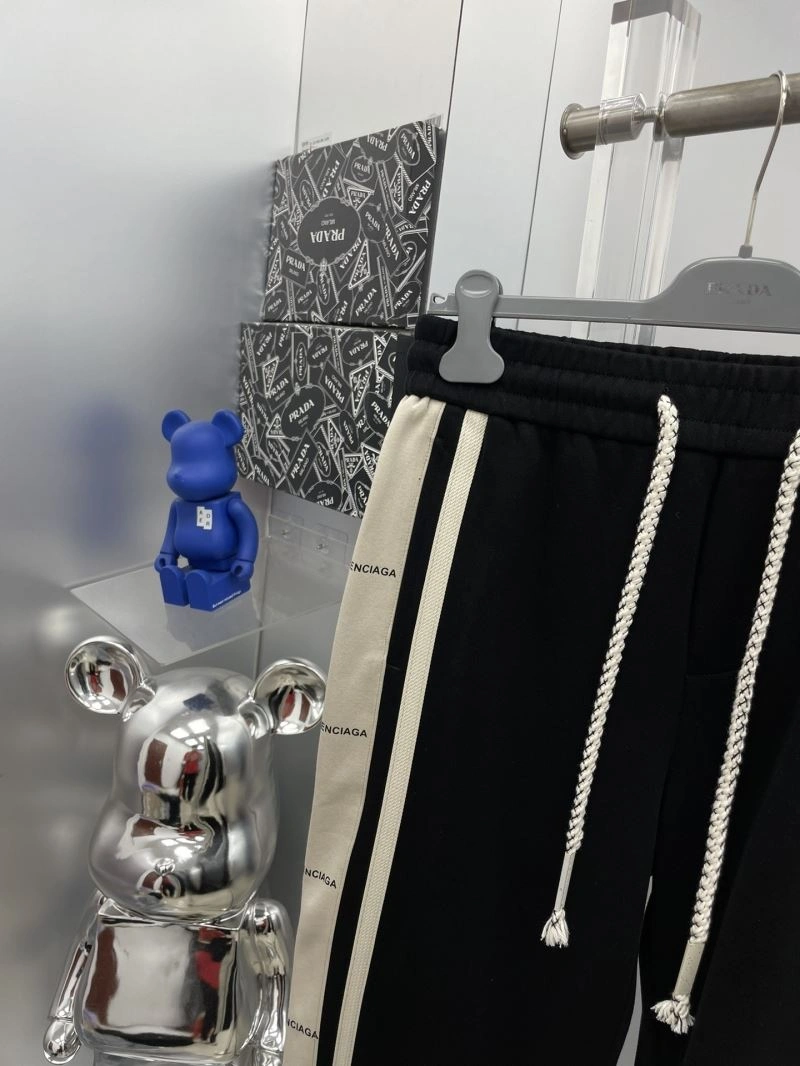 Accurate model Balenciaga Long Pants