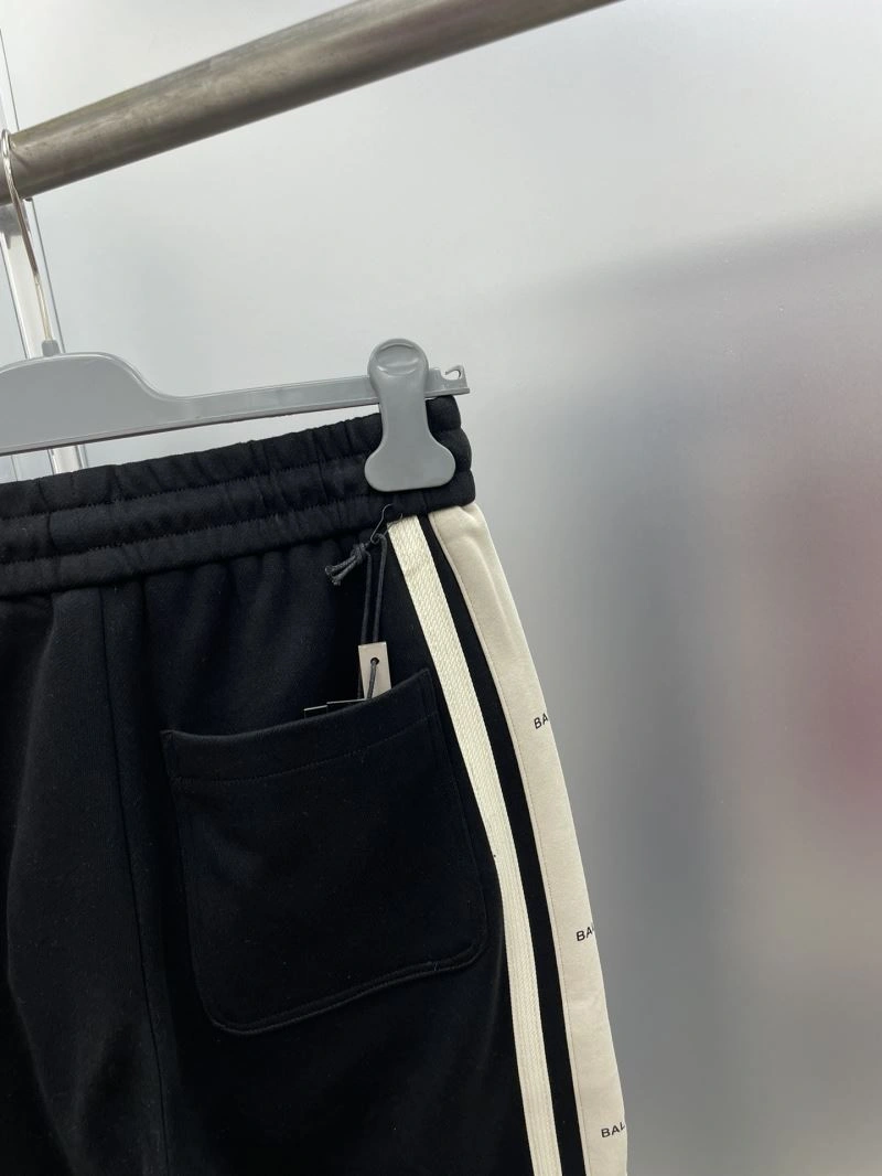 Accurate model Balenciaga Long Pants