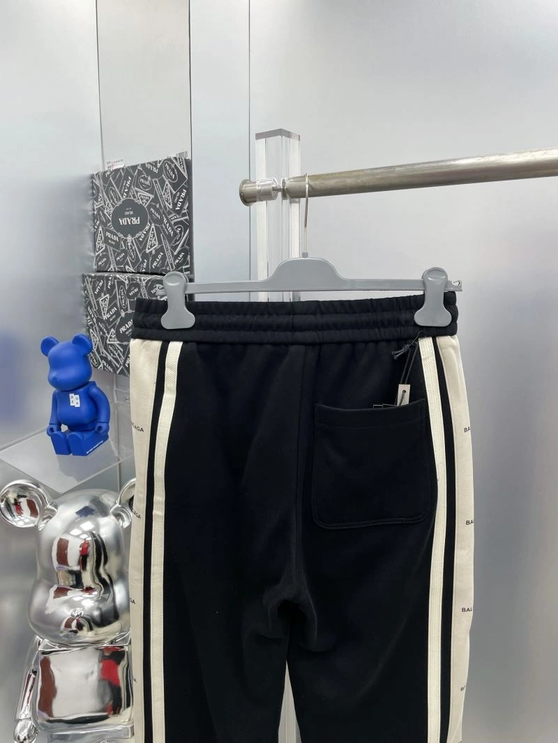 Accurate model Balenciaga Long Pants