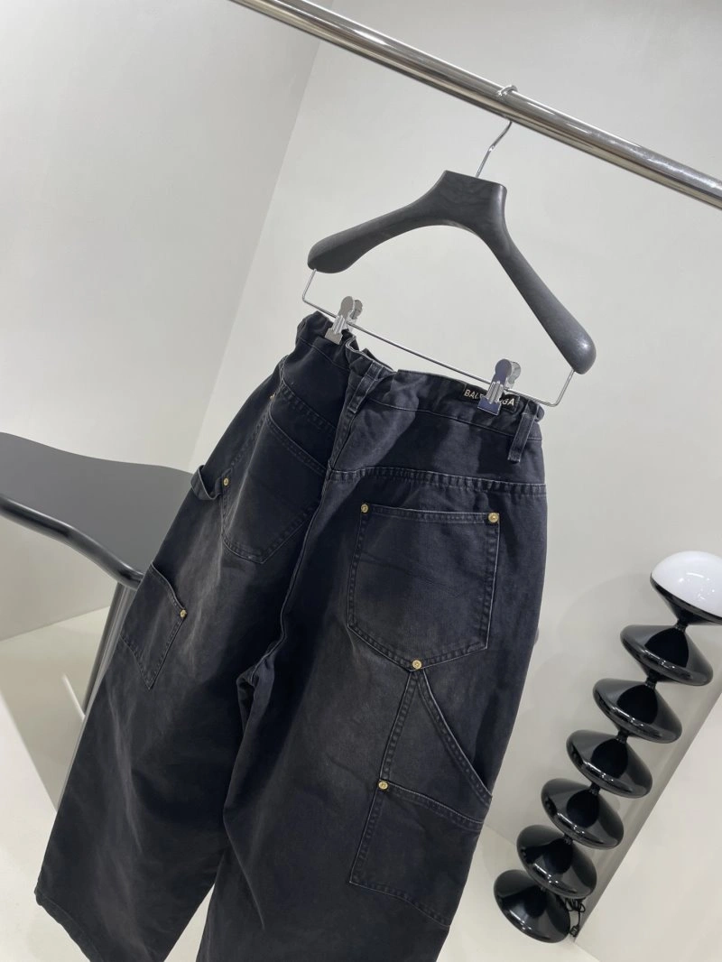 Accurate model Balenciaga Long Pants