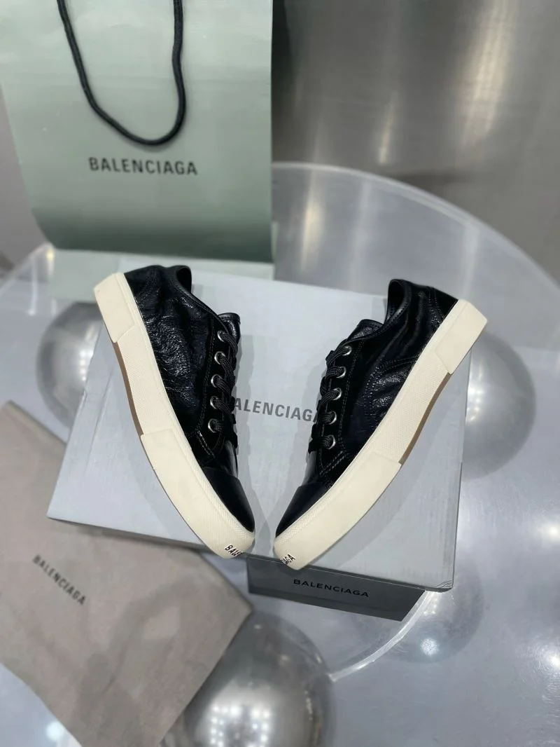 Exact replica Balenciaga Low Shoes