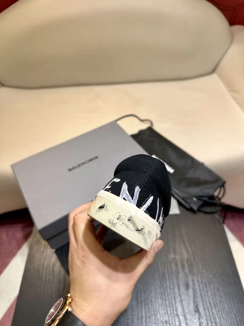 Low-cost Balenciaga Low Shoes