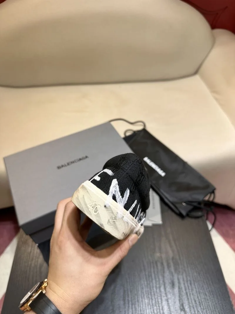 Factory-made Balenciaga Low Shoes