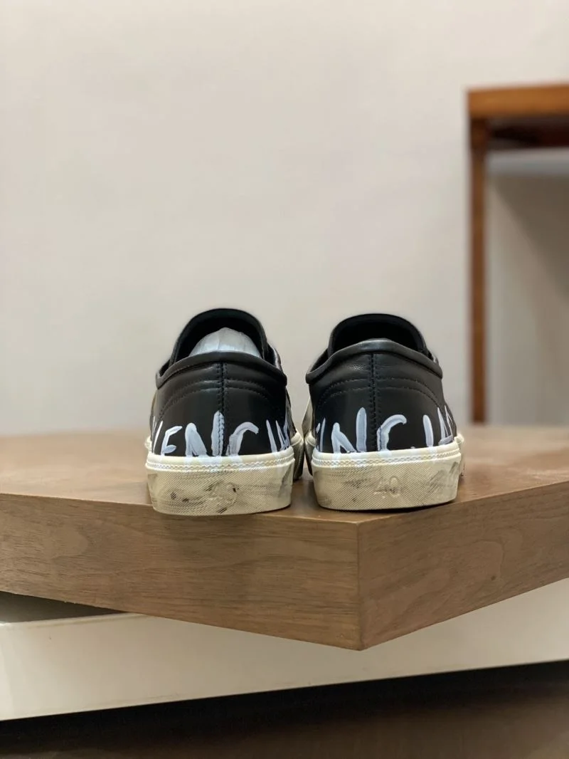 Top match Balenciaga Low Shoes