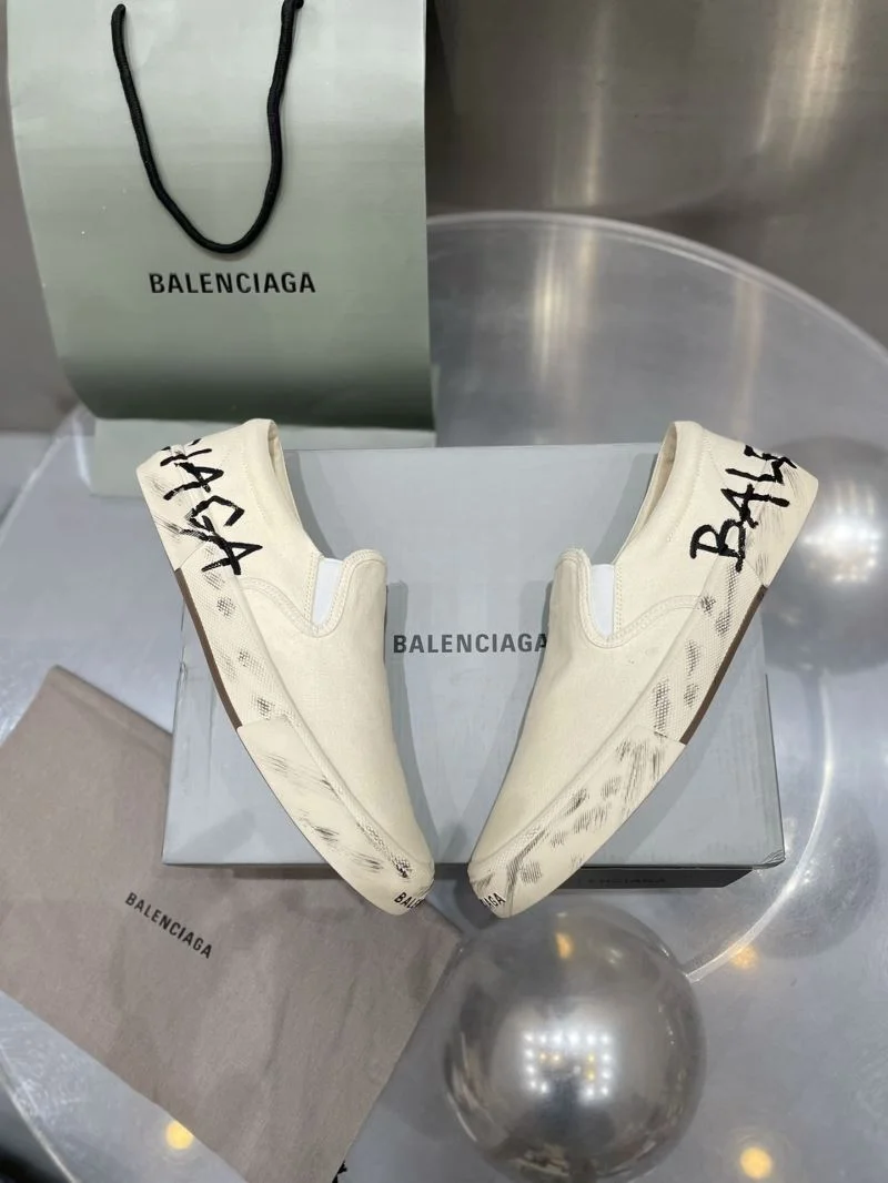 Reasonably priced Balenciaga Low Shoes