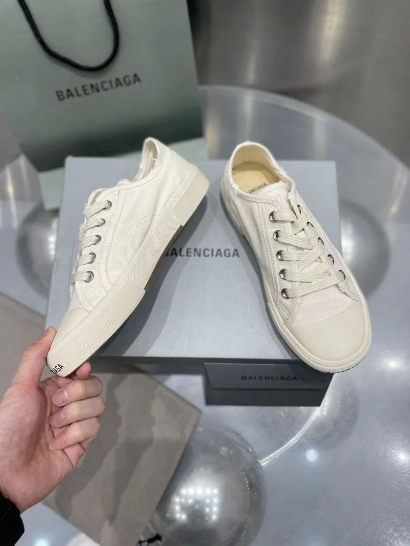 Accurate model Balenciaga Low Shoes