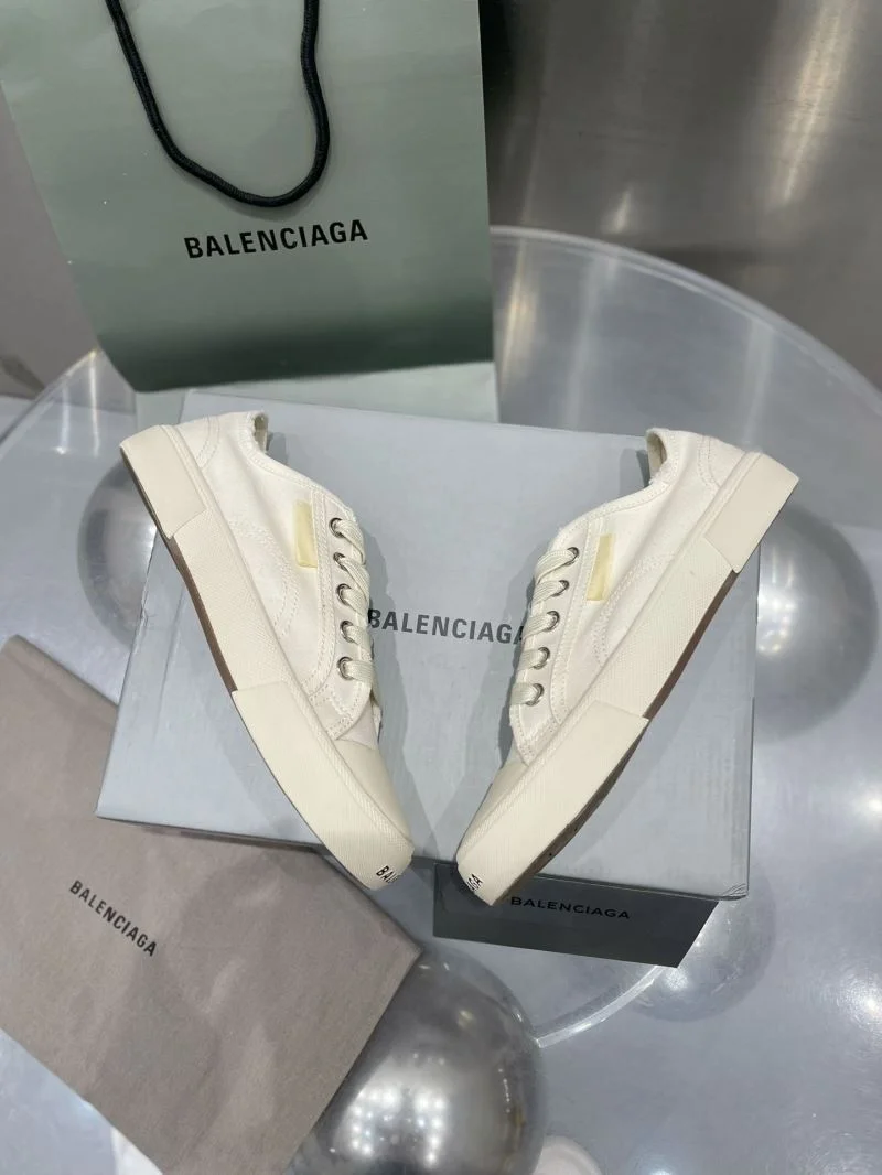 Accurate model Balenciaga Low Shoes