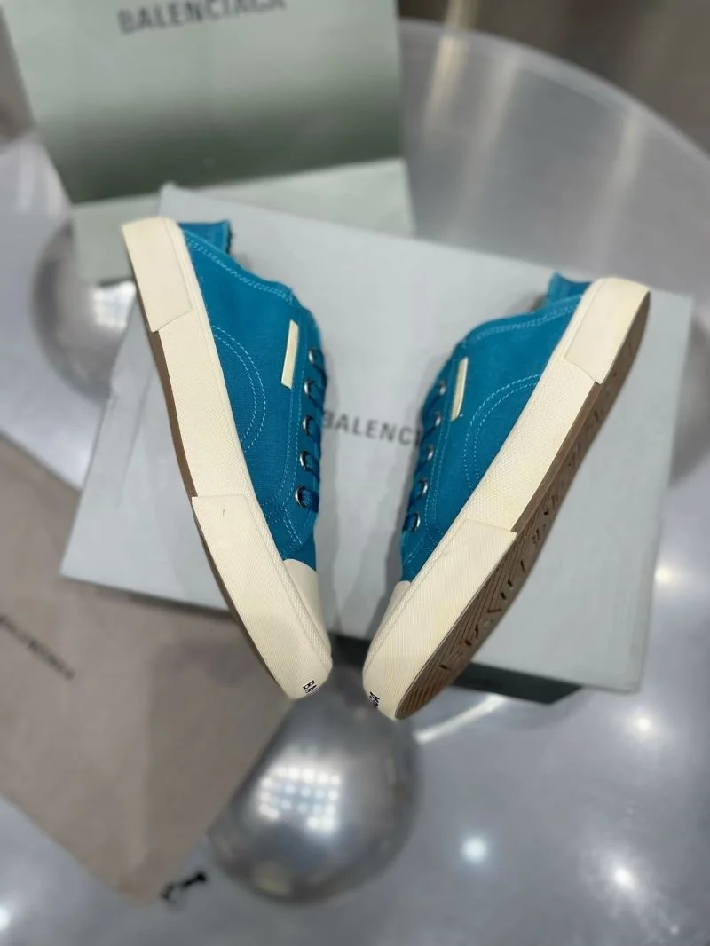 Accurate model Balenciaga Low Shoes