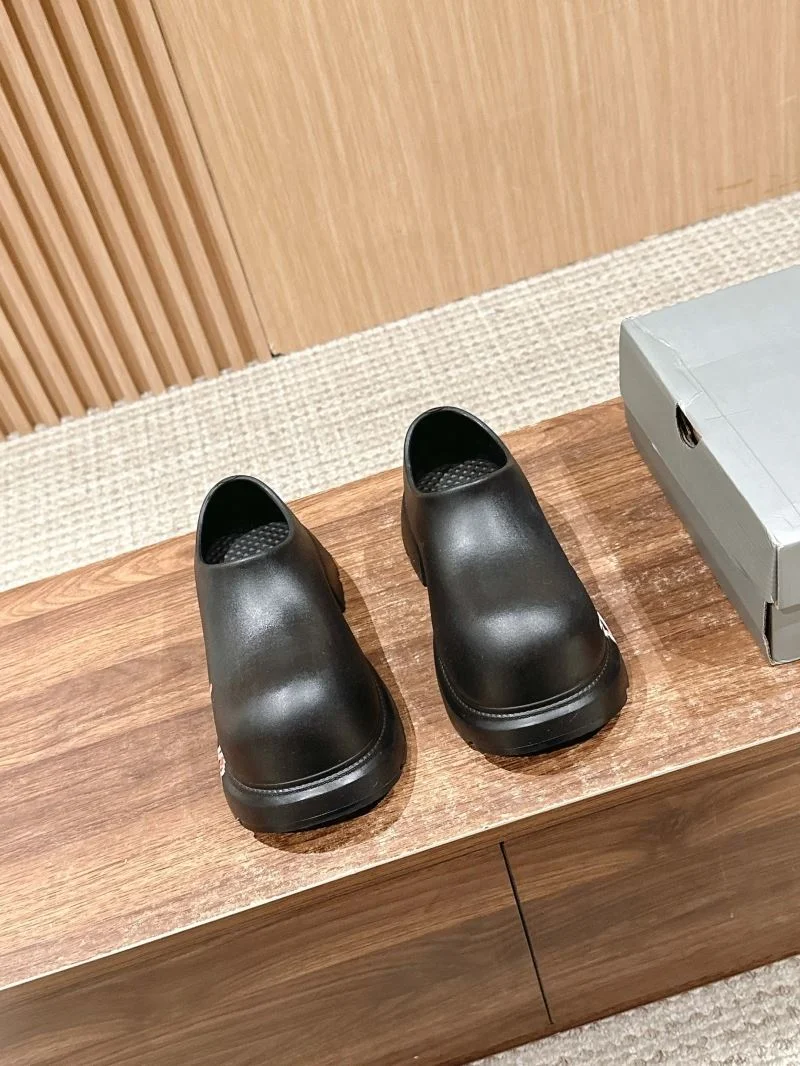 Balenciaga Low Shoes
