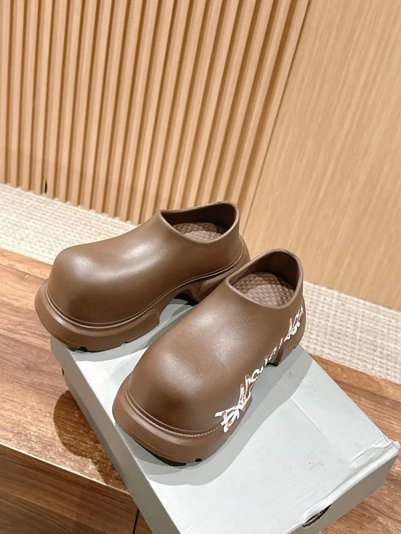 Brand-original Balenciaga Low Shoes