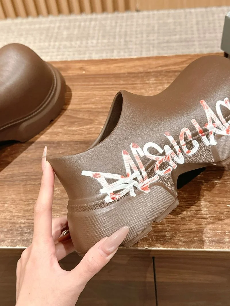 Brand-original Balenciaga Low Shoes
