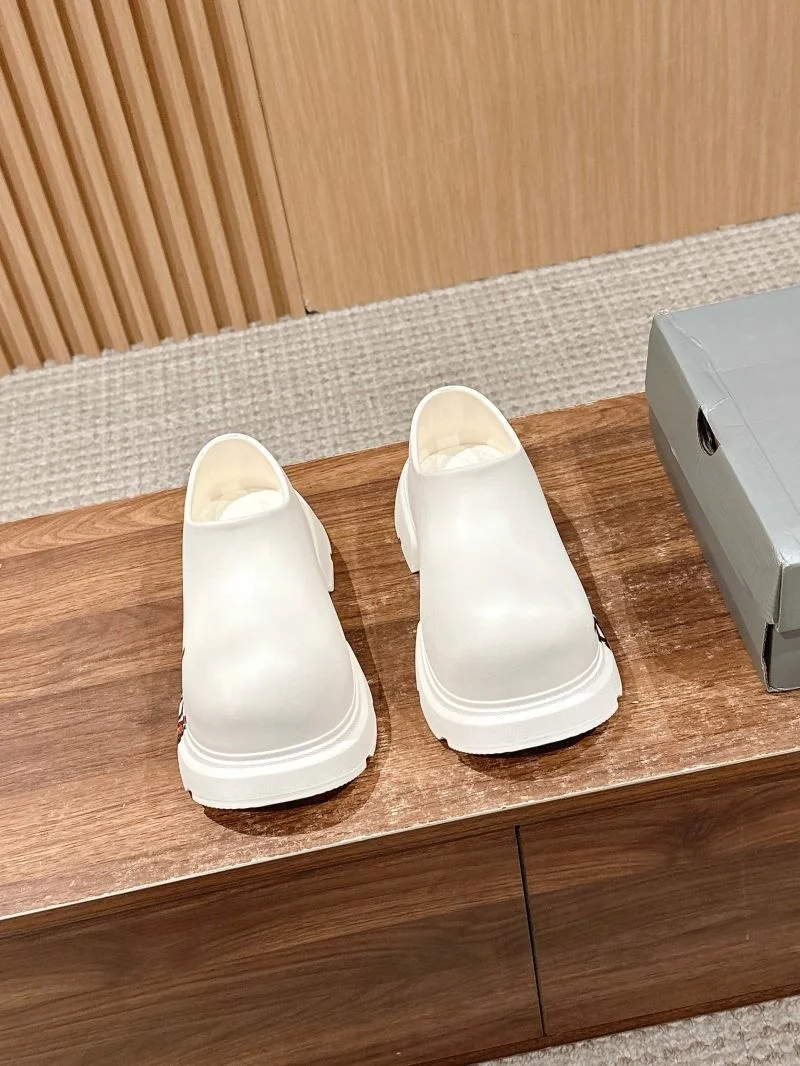 Balenciaga Low Shoes