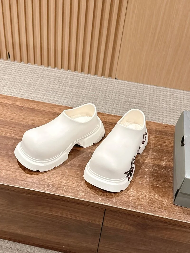 Exact replica Balenciaga Low Shoes