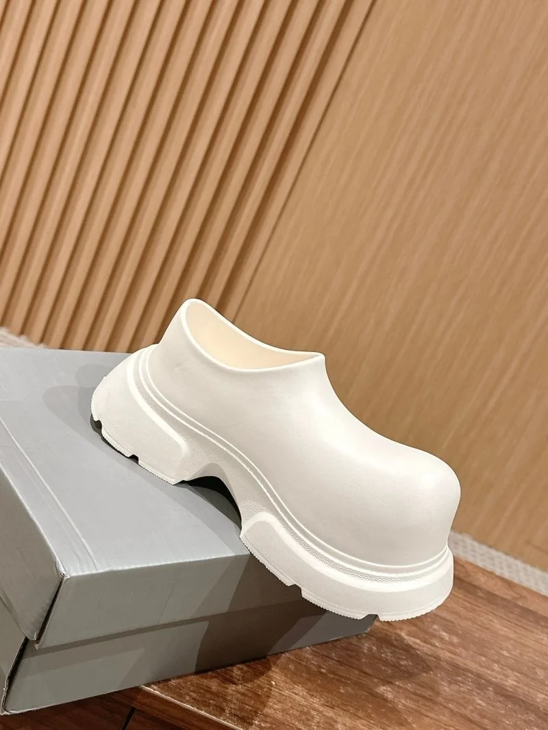 Exact replica Balenciaga Low Shoes
